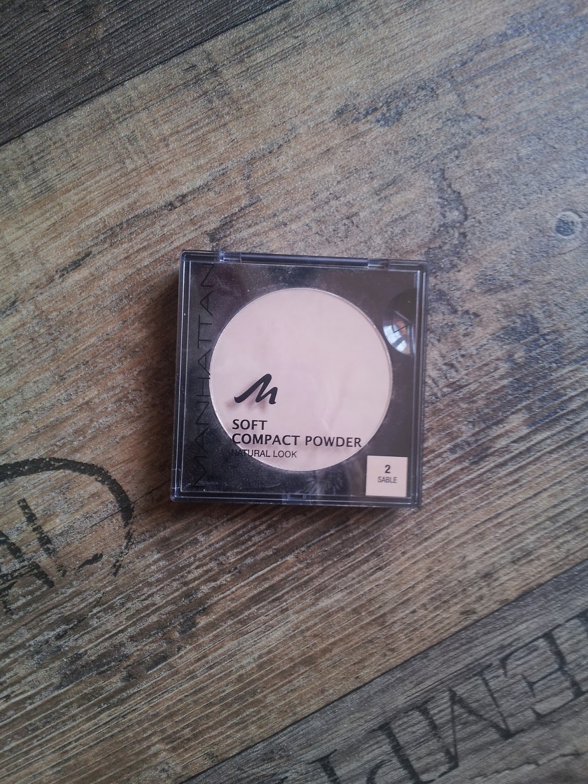 MiSaacoom: Review: Manhattan Soft Compact Powder